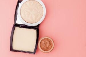 Perbedaan Loose Powder dan Compact Powder